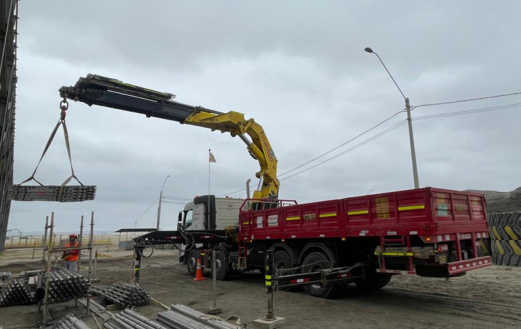 Camión Grúa - VOLVO / FASSI FMX 8x4 R / F820RA - Vivargo